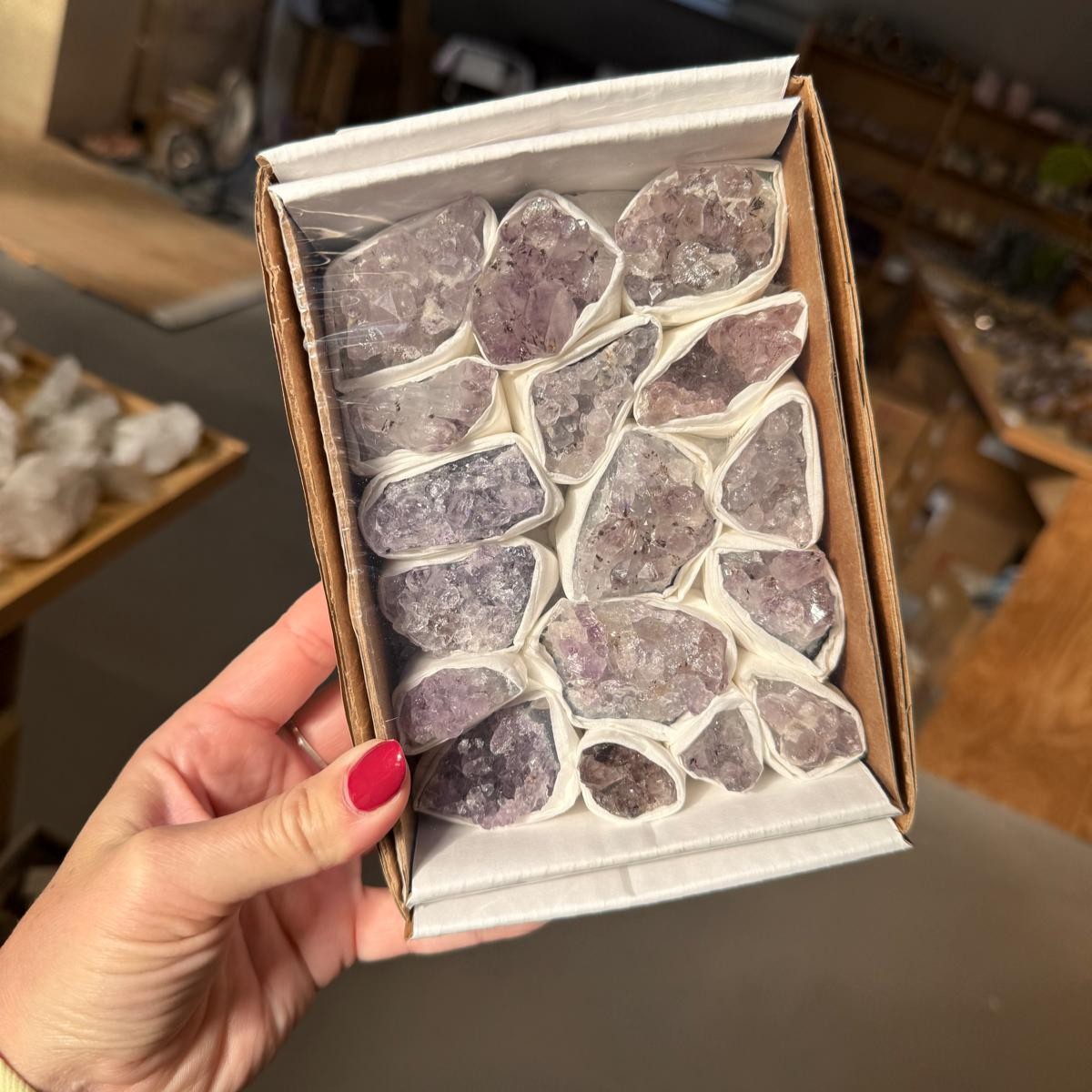 Box - Amethyst clusters #2 - The Old Earth